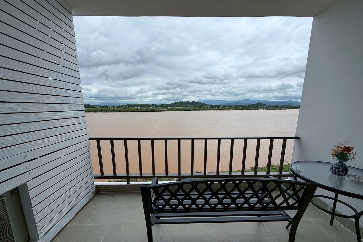Deluxe River View Double Room | Terraço/pátio interior