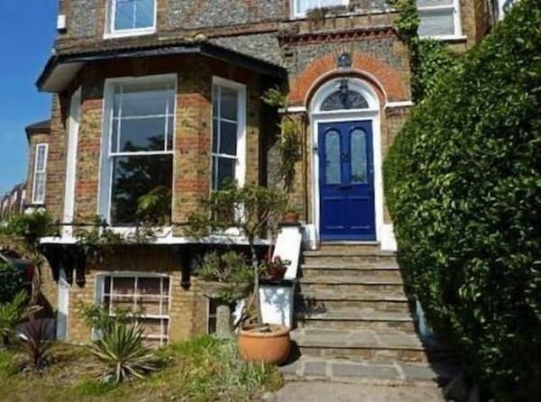 Broadstairs House - Broadstairs