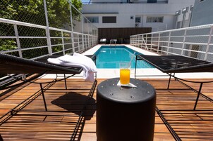 Piscina externa sazonal