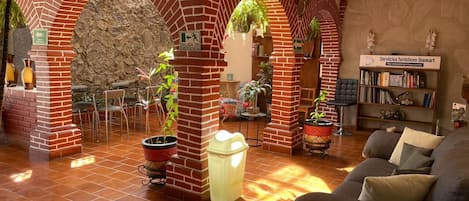 TV 21 polegadas com canais via satélite