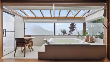 Quarto Presidencial | Cortinas/cortinados opacos, Wi-fi grátis, roupa de cama fornecida