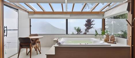 Quarto Presidencial | Cortinas/cortinados opacos, Wi-fi grátis, roupa de cama fornecida