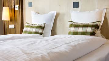 Quarto superior | Individualmente mobiliados, escrivaninha