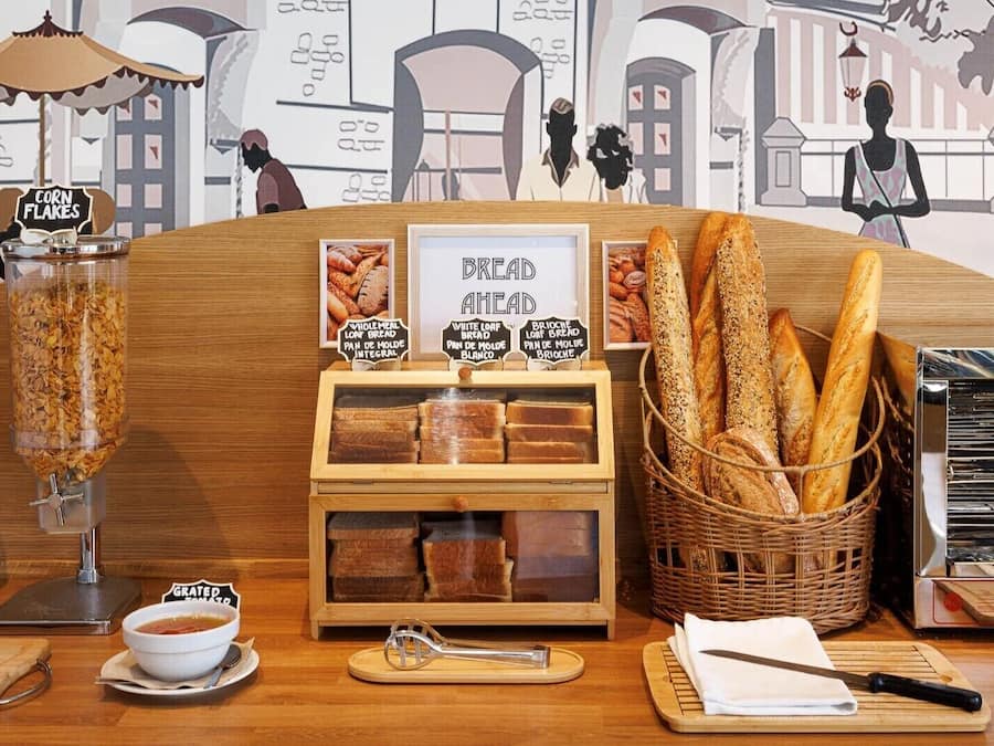 Café da manhã completo todos os dias (EUR 9.50 por pessoa)