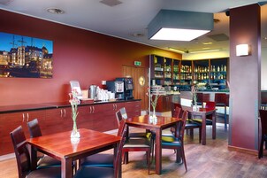 Pequenos-almoços, almoços e jantares servidos 