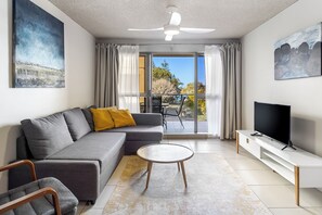 Com decoração personalizada, com mobília individualizada