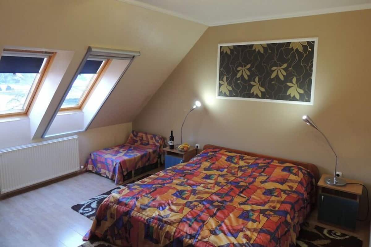 Quarto Económico | Cofre no quarto, secretária, quartos insonorizados, camas desdobráveis 