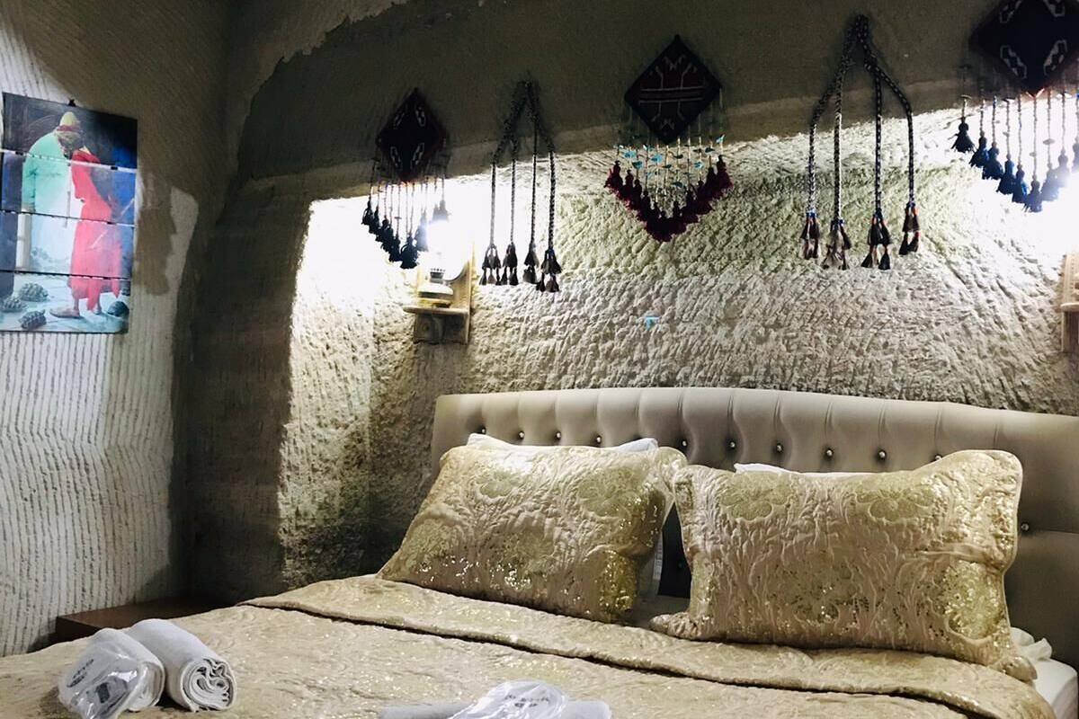 Quarto Quádruplo Familiar, 2 quartos, vista para o pátio, junto à piscina | Secretária, secretária adequada para computadores portáteis 