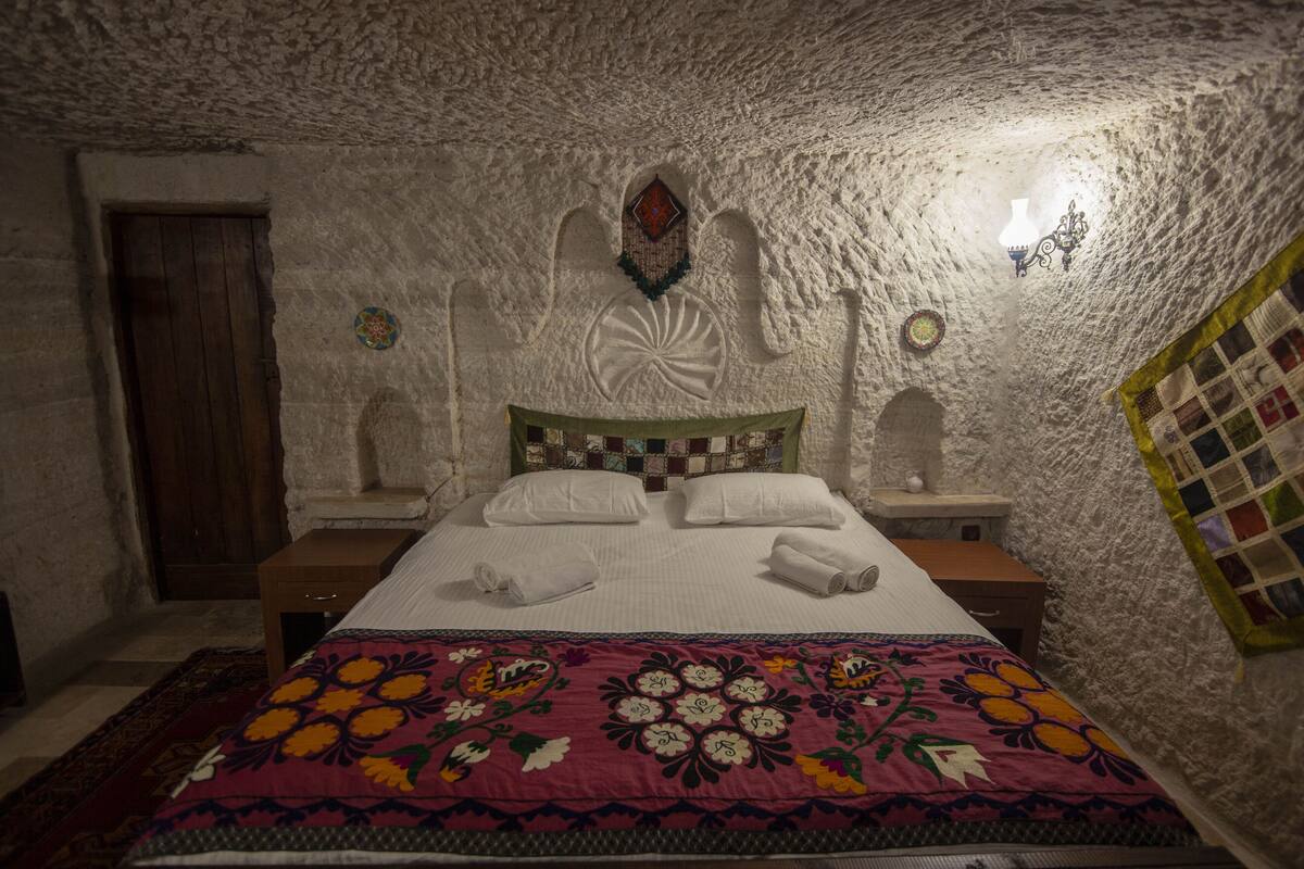 Quarto Duplo Lua de Mel, 1 quarto, vista para a piscina, junto ao jardim | Secretária, secretária adequada para computadores portáteis 