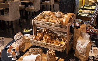 Pequeno-almoço tipo buffet diário incluído 