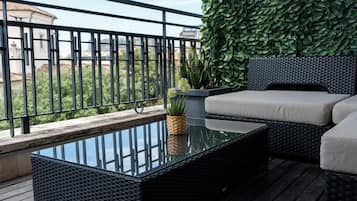 Suite-Estúdio Deluxe | 1 quarto, roupa de alta qualidade, edredões de penas, minibar