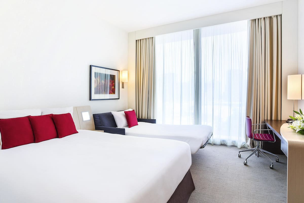 Quarto superior, 1 cama Queen e sofá-cama | 1 quarto, frigobar, cofres nos quartos, individualmente decorados