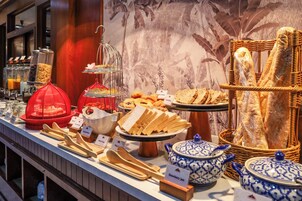 Café da manhã continental todos os dias mediante uma taxa