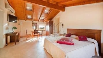 Quarto Duplo ou Twin | 1 quarto, secretária, cortinas/cortinados opacos, Wi-fi grátis