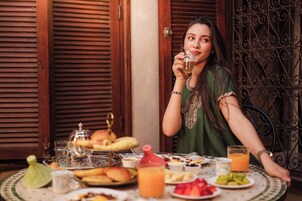 Pequeno-almoço completo diário incluído 
