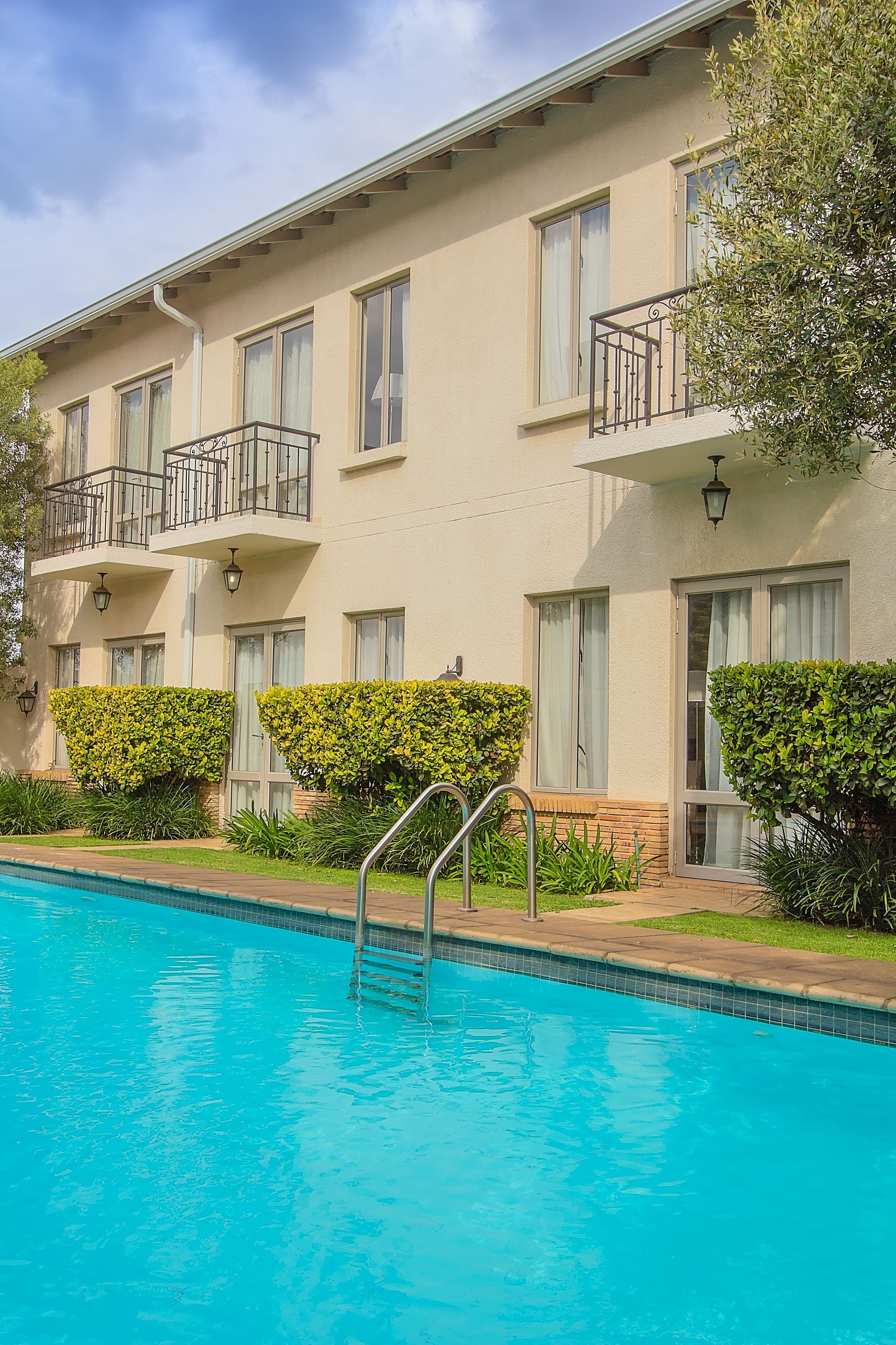 Deluxe Suite Pool view | Vista do quarto