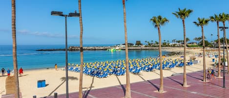 Perto da praia, toalhas de praia