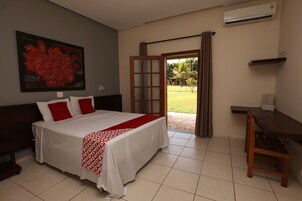 Quarto Duplo Deluxe | Minibar, Wi-fi grátis, roupa de cama fornecida 