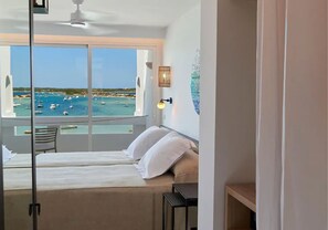 Estúdio, varanda, vista para o mar | Sala de estar | TV plasma