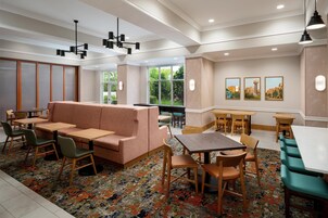 Pequeno-almoço tipo buffet diário incluído