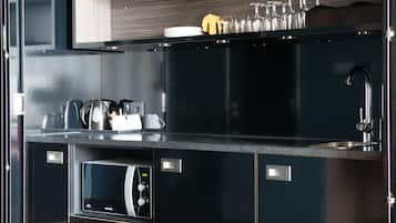 Frigobar, cofres nos quartos, cortinas blackout