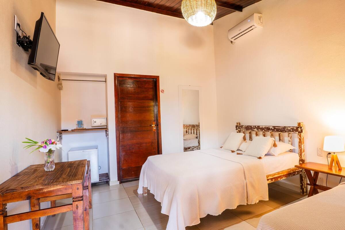 Minibar, cortinas/cortinados opacos, Wi-fi grátis