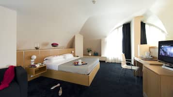 1 quarto, lençóis italianos Frette, edredões de penas, minibar