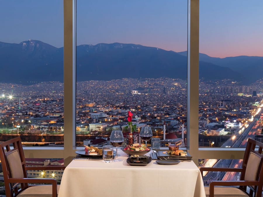 2 restaurantes, café da manhã, culinária italiana