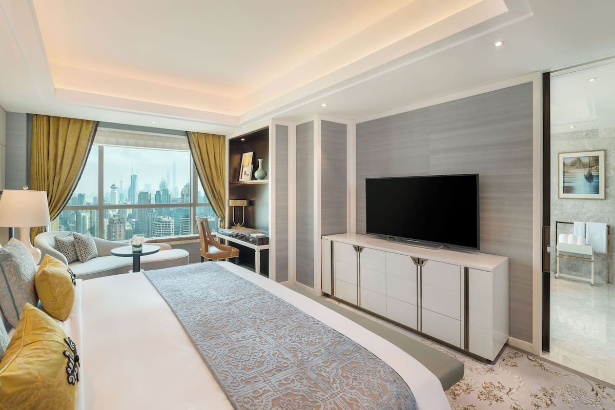 Quarto superior, 1 cama King, vista para a cidade | Vista do quarto