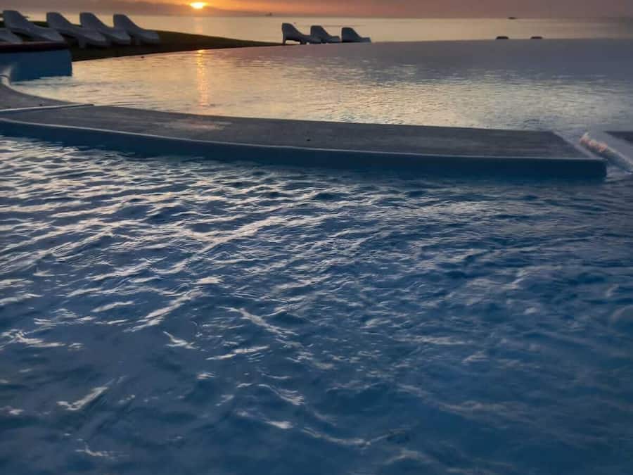 Piscina exterior, da(s) 8:30 à(s) 19:00, guarda-sóis, espreguiçadeiras