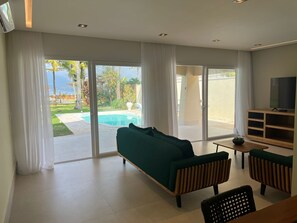 Residenze Vistabela | Área de estar | TV LED 32 polegadas com canais a cabo, TV, mesa de pingue-pongue