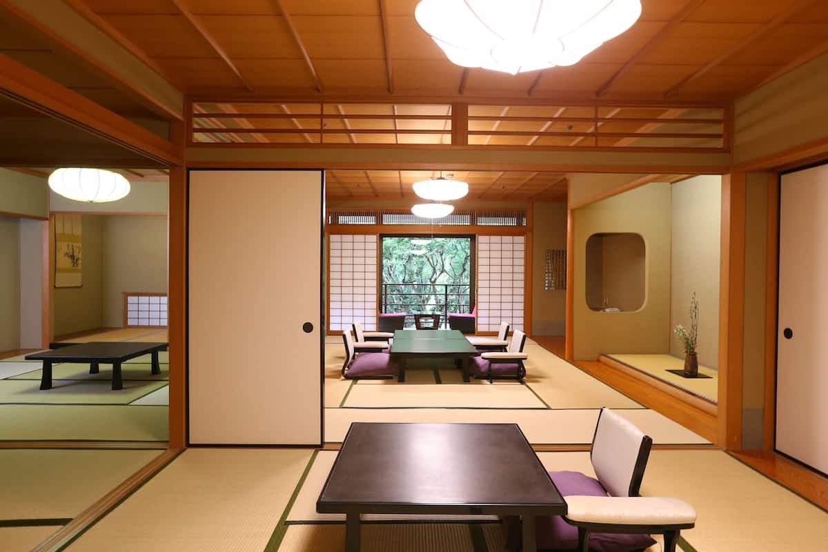 Suite Deluxe (Momoyamadai, 130sqm) | Cofre no quarto, secretária 