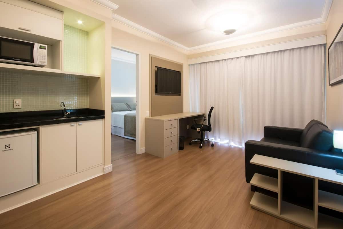 Minibar, cofre no quarto, camas desdobráveis, Wi-fi grátis 
