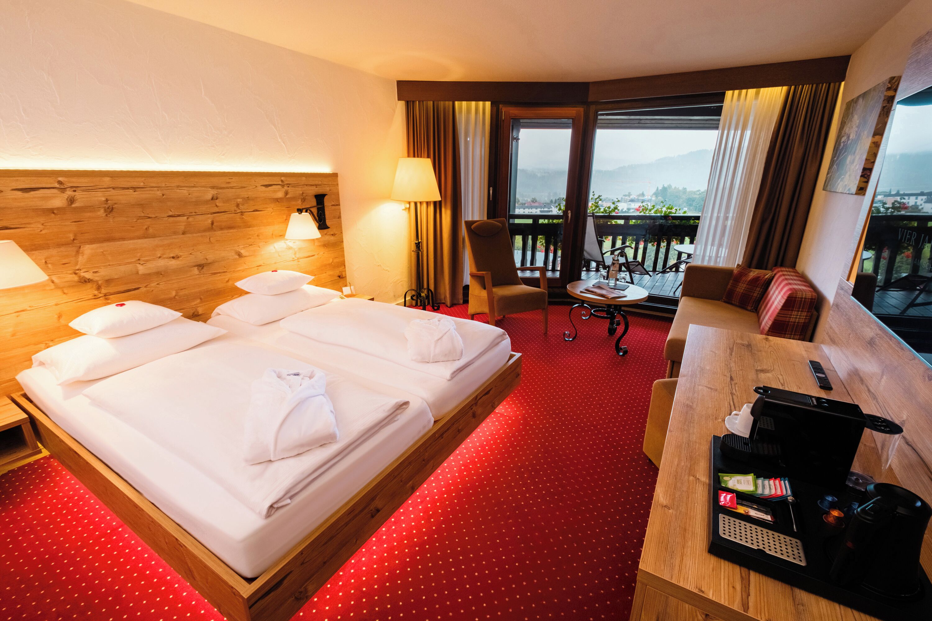 Quarto casal urbano | Roupas de cama antialérgicas, frigobar, cofres nos quartos