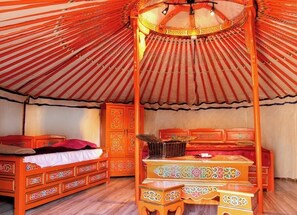 Tenda (yurt for 2/4 persons) | Berços/camas para crianças, Wi-fi grátis, roupa de cama fornecida 