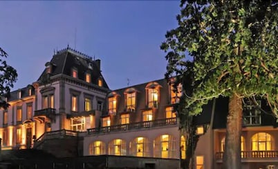 LE H - Hôtel & Restaurant