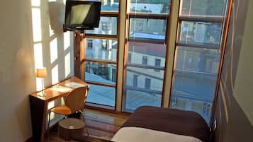 Quarto solteiro standard | 2 quartos, camas extras/dobráveis (sobretaxa), Wi-Fi de cortesia