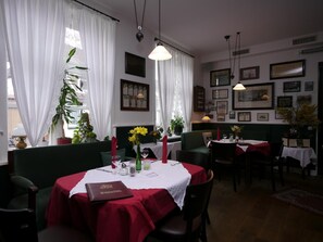 Café da manhã e jantar