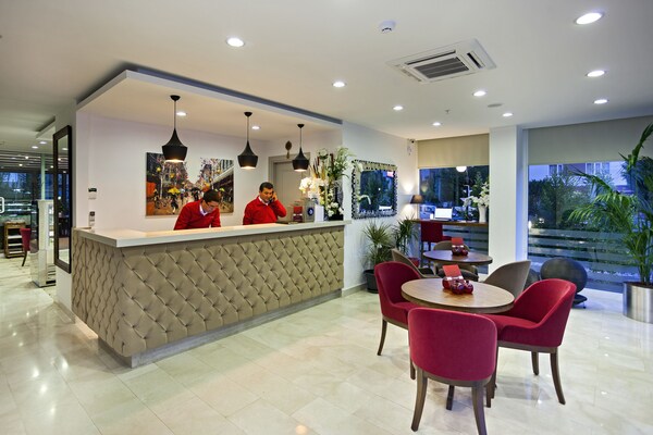 The Room Hotel & Apartments - Muratpaşa