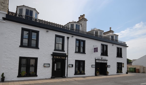 The Crown Hotel - Newton Stewart