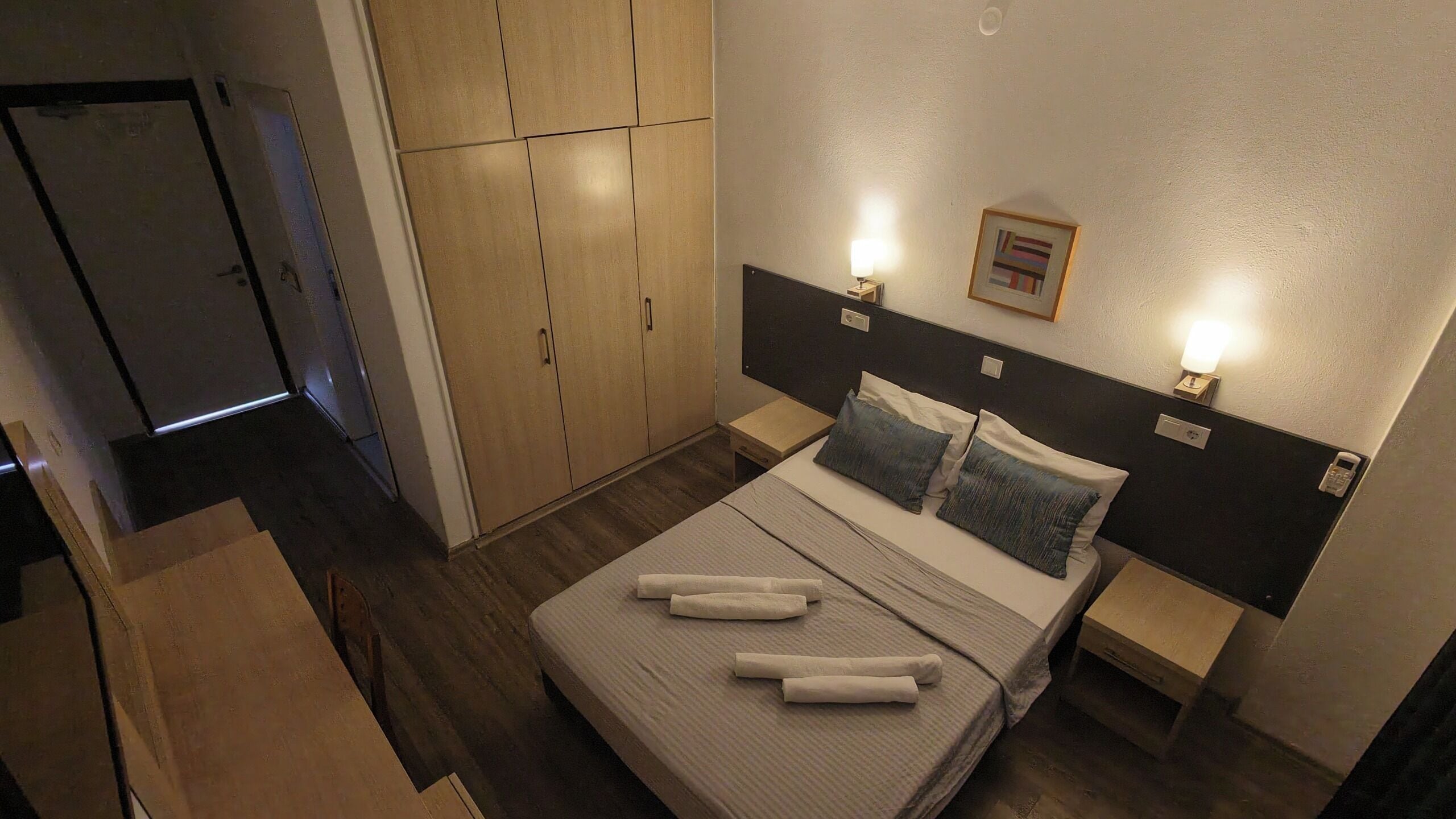 Quarto Duplo ou Twin Básico, 1 cama de casal, Vista para a cidade | Roupa hipoalergénica, minibar, secretária, quartos insonorizados 