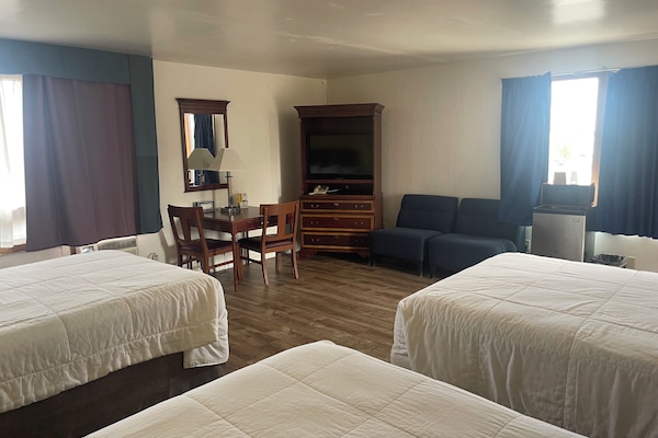 Quarto família, várias camas | Comodidades do quarto