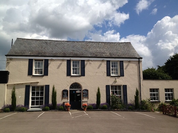 Castle Lodge Hotel - Ross-on-Wye