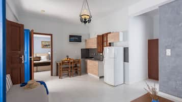 Apartamento Familiar, 1 quarto, vista para a piscina | Sala de estar | Smart TV, Netflix