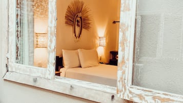 Quarto standard | Cortinas blackout, ferros/tábuas de passar roupa, Wi-Fi de cortesia
