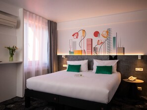 Quarto Standard, 1 cama de casal, varanda | Roupa de alta qualidade, camas de colchão viscoelástico, minibar