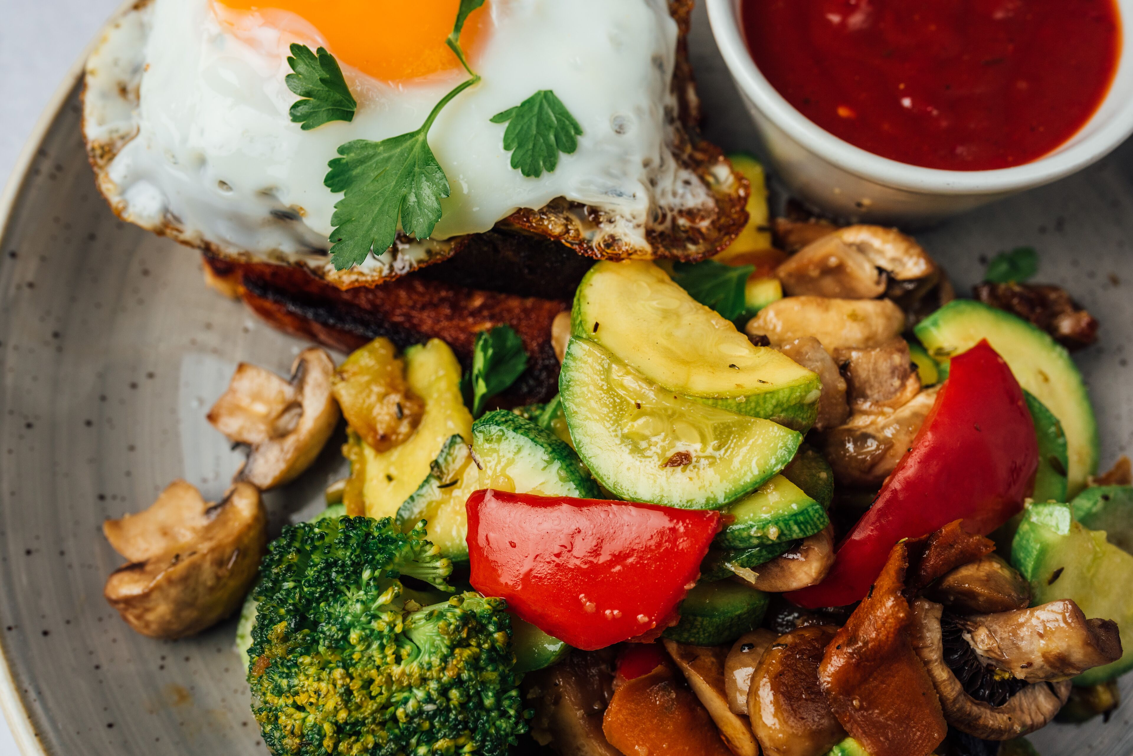 Pequenos-almoços, almoços e jantares servidos 