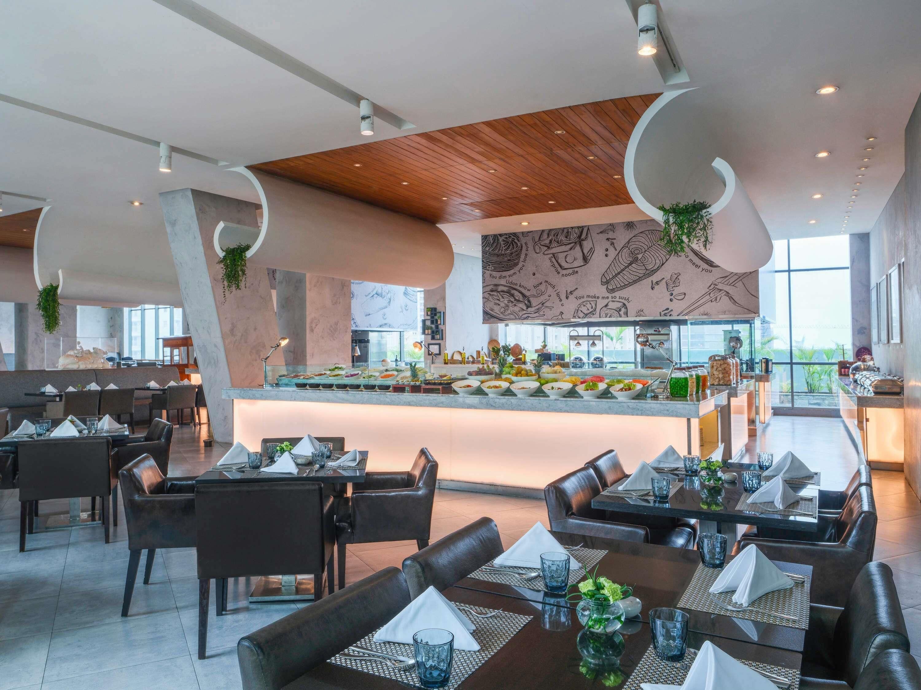 Serviço de café da manhã, culinária internacional, vistas para o jardim 