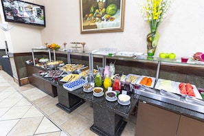 Pequeno-almoço tipo buffet diário incluído