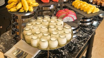 Pequenos-almoços, almoços, jantares servidos, cozinha internacional
